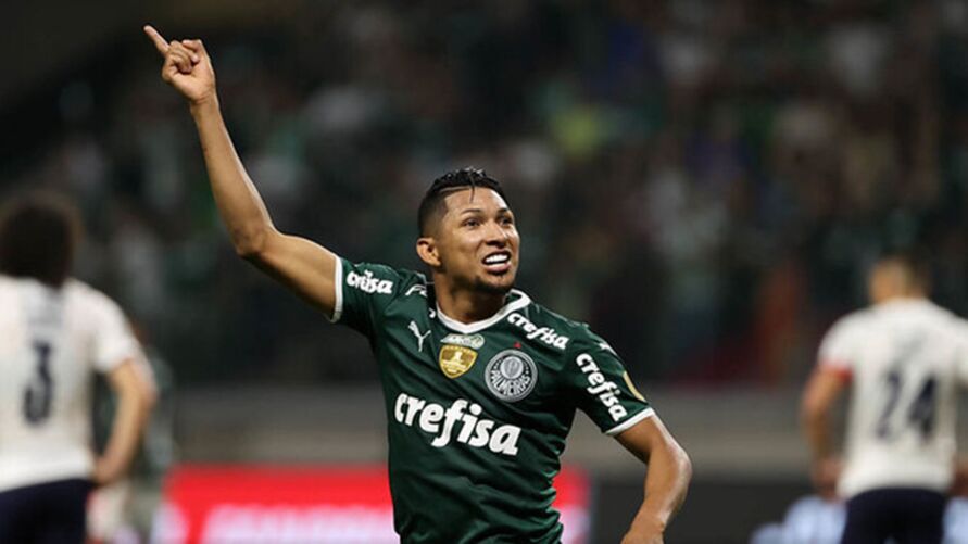 Rony fala sobre o tamanho que possui dentro do Verdão - Portal do ...