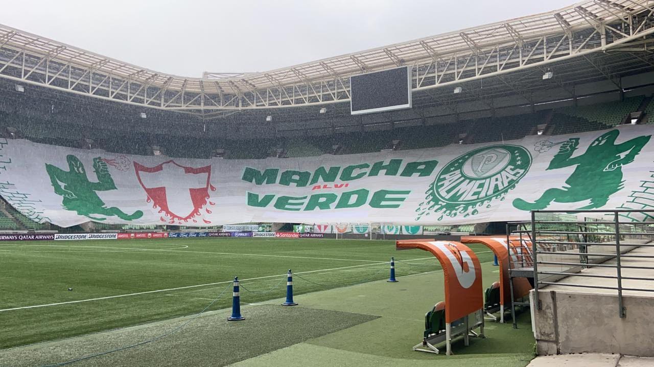 Mancha Alvi Verde se manifesta politicamente e exige demissão no Palmeiras