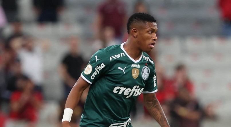 Danilo é pego de surpresa e pode ser vendido pelo Palmeiras a dois ... Danilo é pego de surpresa e pode ser vendido pelo Palmeiras a dois ...
