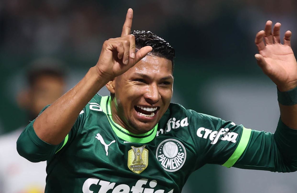 Rony completa 28 anos de idade e números pelo Palmeiras impressionam