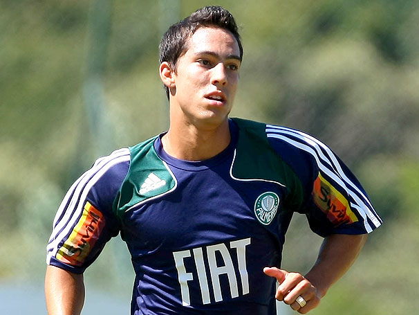 Lenny abandonou o futebol e hoje ganha a vida num emprego que poucos ...