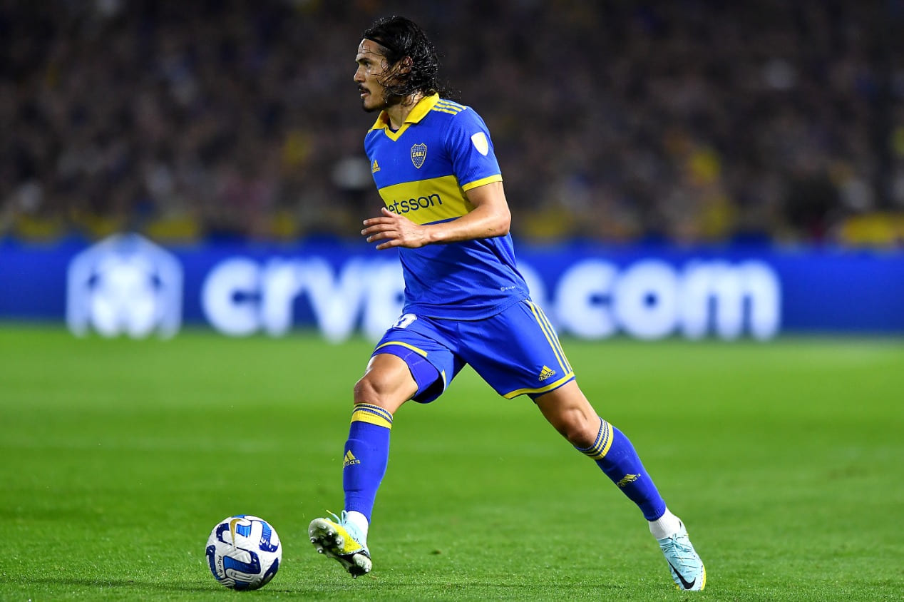 Cavani já desembarcou no Allianz Parque para apresentação