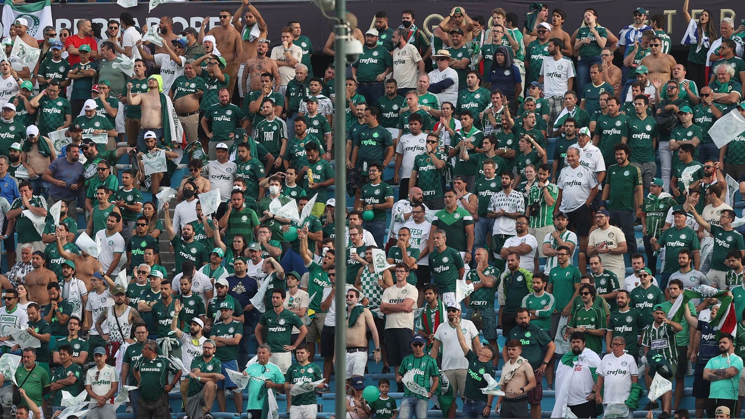 Torcida é pega de surpresa e Palmeiras tem prejuízo de R$ 18 milhões ... Torcida é pega de surpresa e Palmeiras tem prejuízo de R$ 18 milhões ...