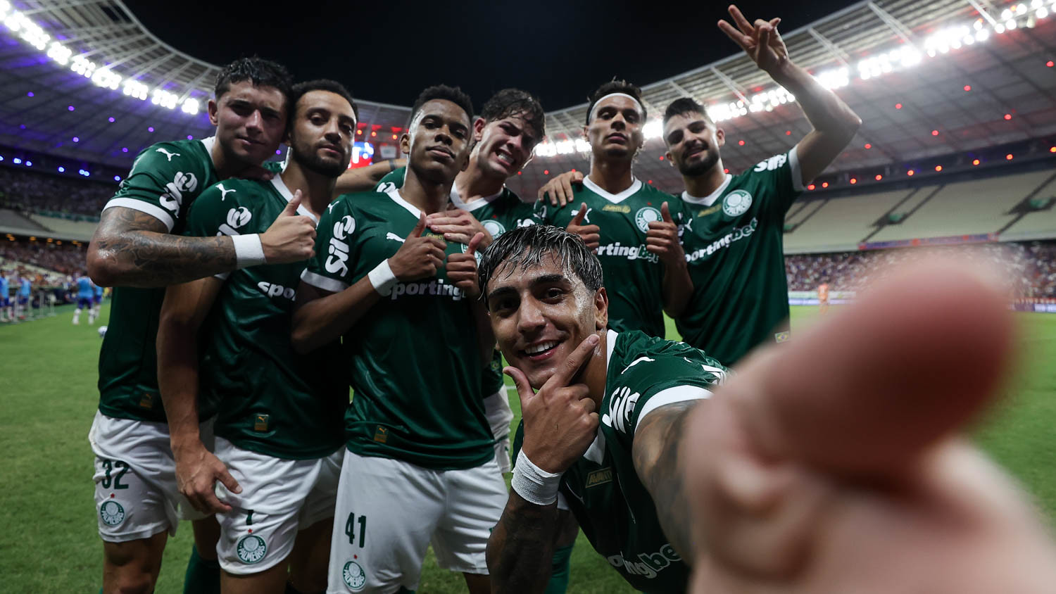 Palmeiras deixa Flamengo pra trás e é melhor time do Brasil em 2025