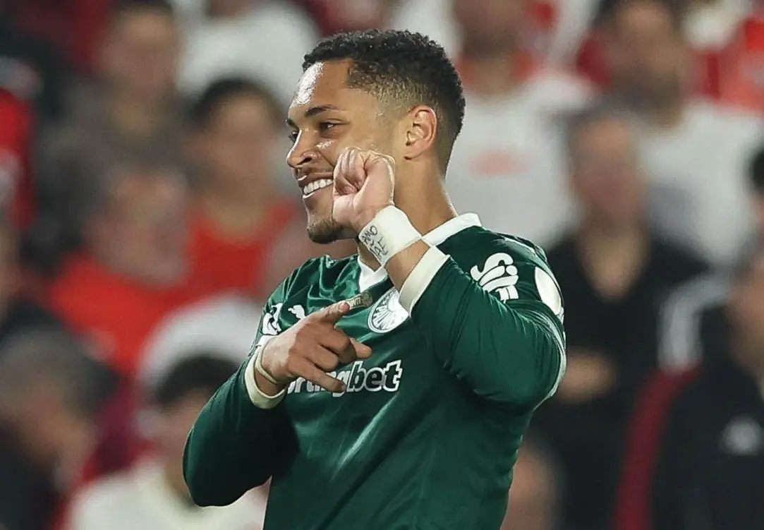 Vitor Roque assinou contrato com os norte-americanos